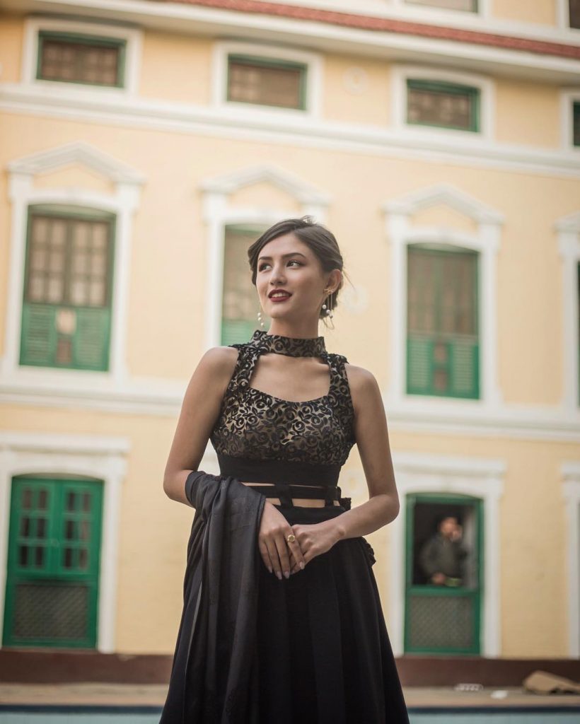 Malika Mahat | BIOGRAPHY, AGE, HEIGHT, EDUCATION, FAMILY, BOYFRIEND ...